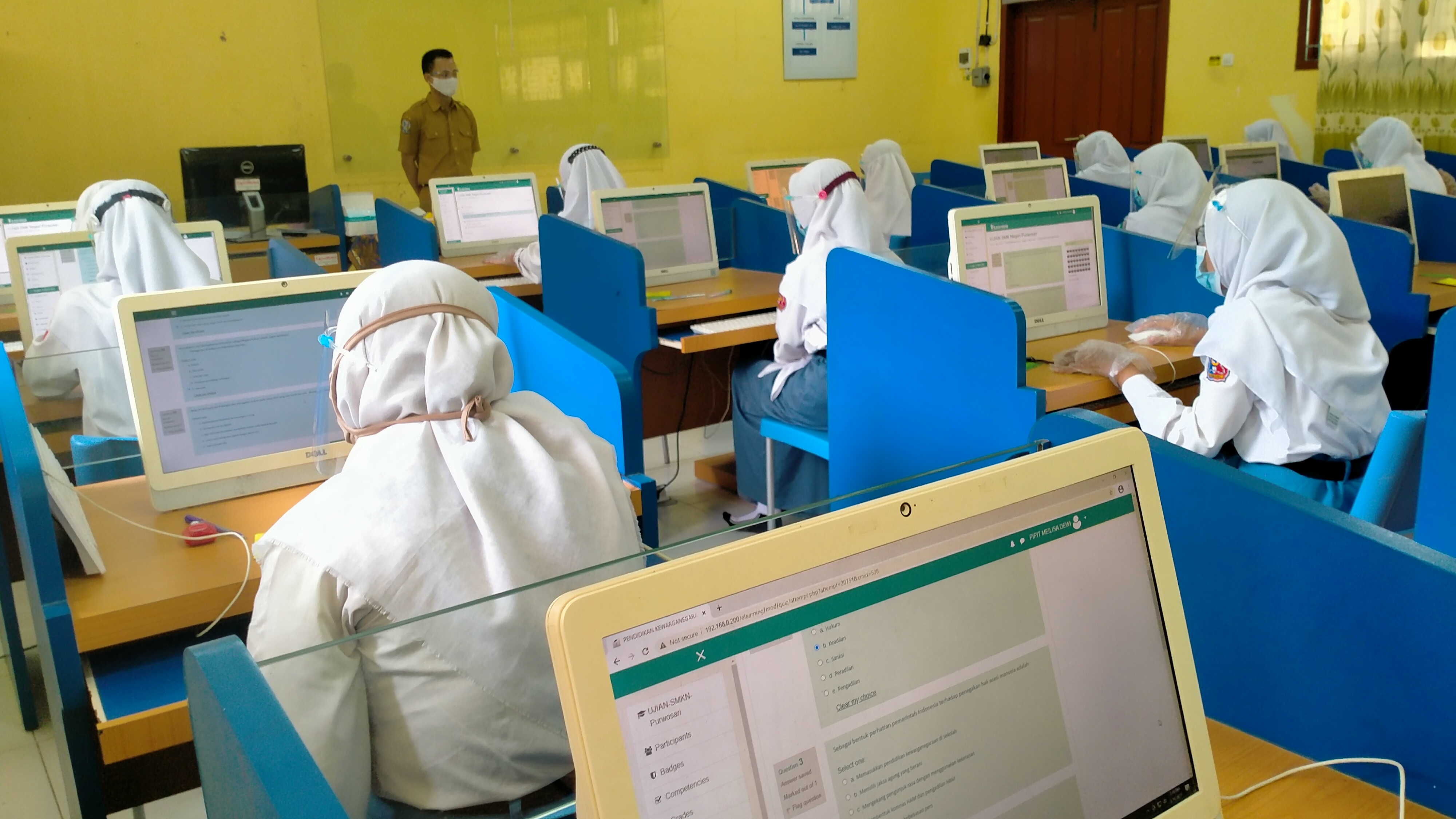 Pelaksanaan USBK(Ujian Sekolah Berbasis Komputer) di SMK Negeri ...